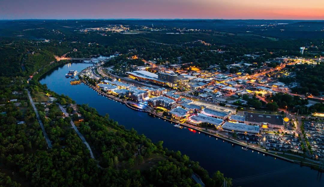 Branson - Unwind Luxury Vacations